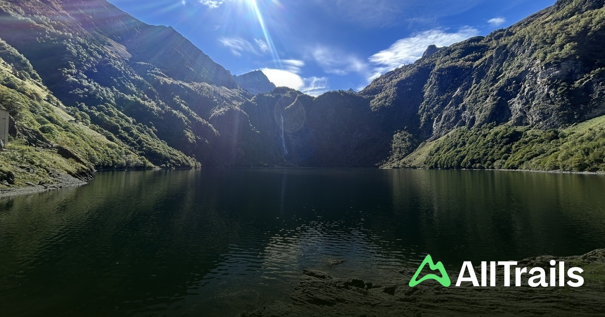 Aire de bivouac du Refuge du Lac d'Oô - hikes and trails to get you ...