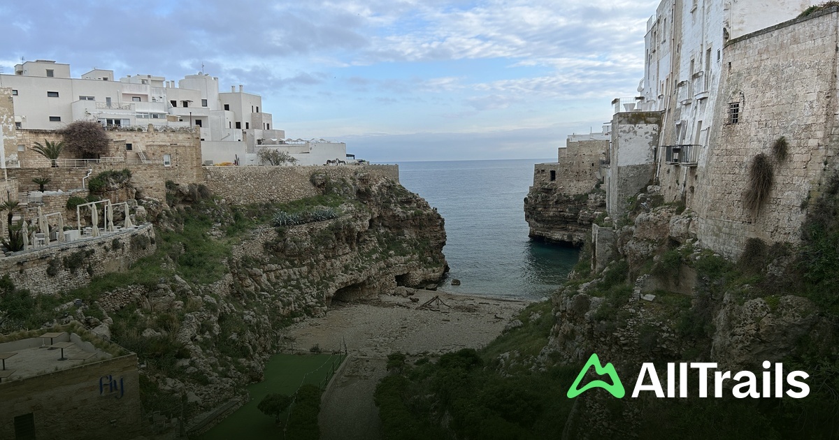 I migliori sentieri vicino a Spiaggia Cala Incina | AllTrails