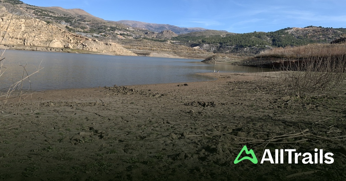 Melhores trilhos perto de Embalse de Beninar | AllTrails